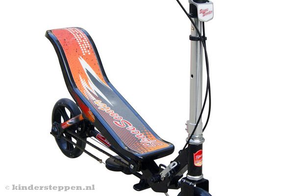 Space Scooter Limited zwart | Kindersteppen.nl